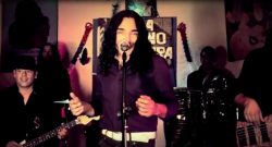 VIDEO: Alexítico nos presenta su nuevo tema «Maldito corazón» — Radio ...