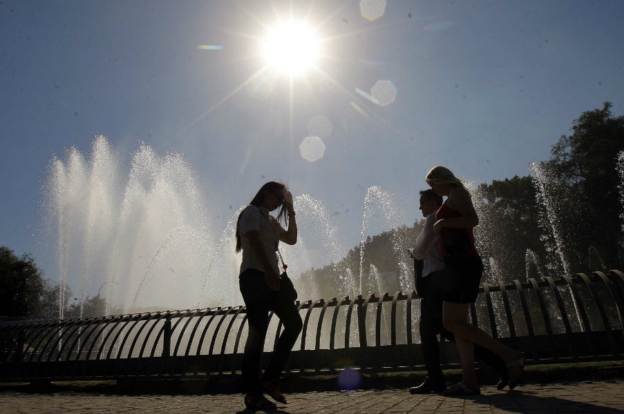 Ola de calor en Santiago: Meteorólogo de Mega reveló cuándo bajarán las ...