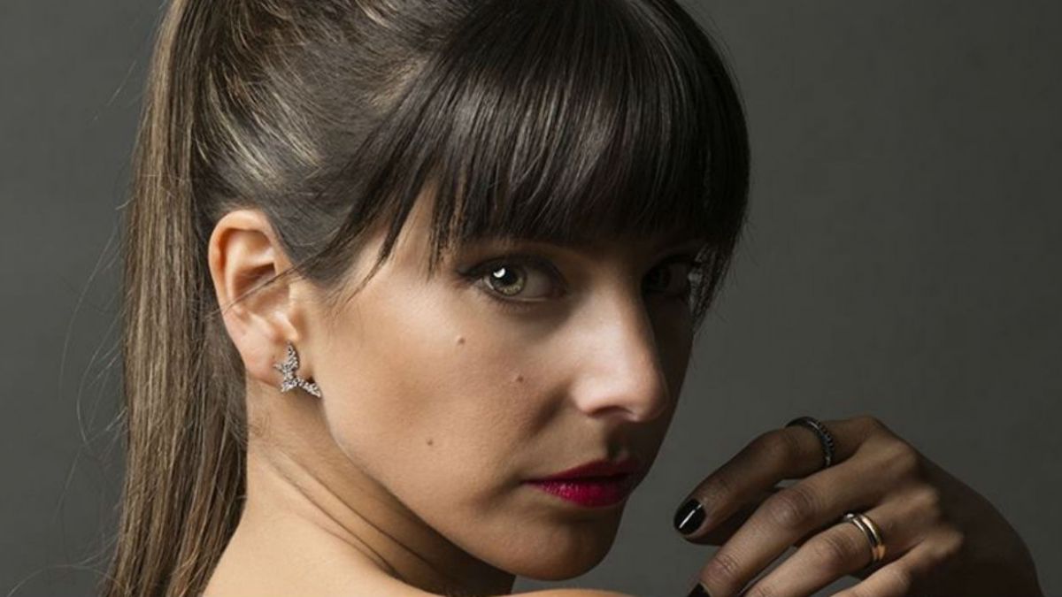 Dani Castillo se la jugó con un topless en playa brazuca — Radio Corazón