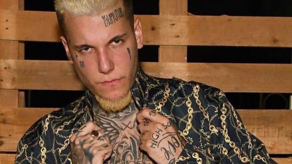 Alex Caniggia sorprendió con radical cambio de look — Radio Corazón Alex Caniggia sorprendió con radical cambio de look — Radio Corazón