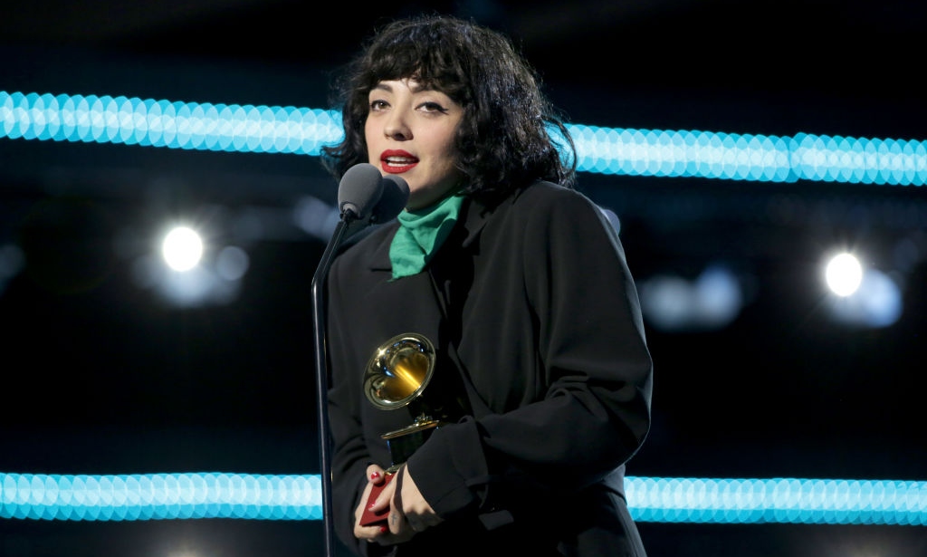 Mon Laferte ganó un Grammy Latino y se lo dedicó a Chile — Radio Corazón