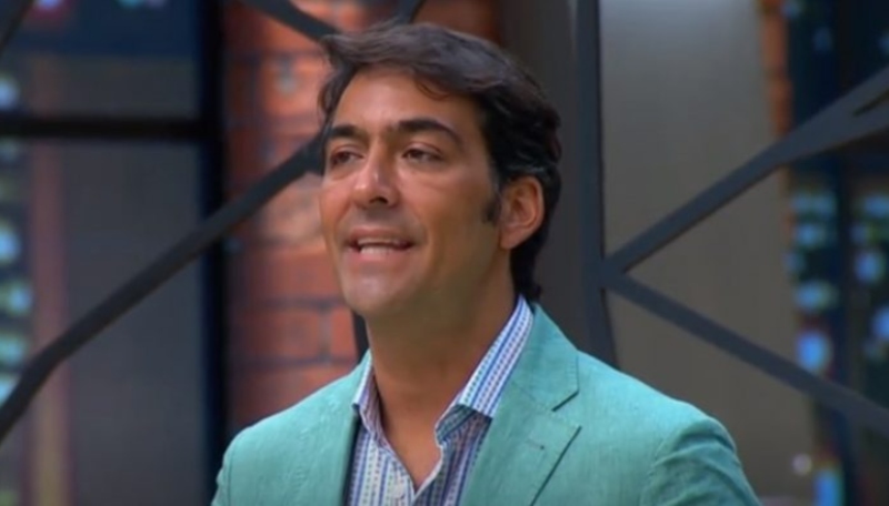 Un bronceado Chris Carpentier llamó la atención en 'MasterChef ...