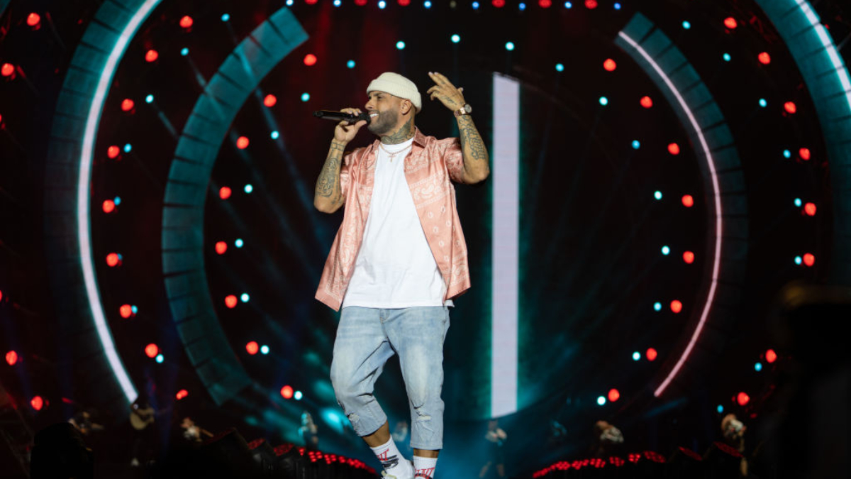 Nicky Jam vuelve con su nuevo éxito "Sin Novia" — Radio Corazón