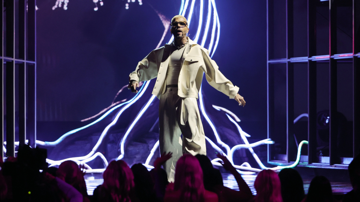 Rauw Alejandro se lanza con "Punto 40", el primer single de su nuevo ...