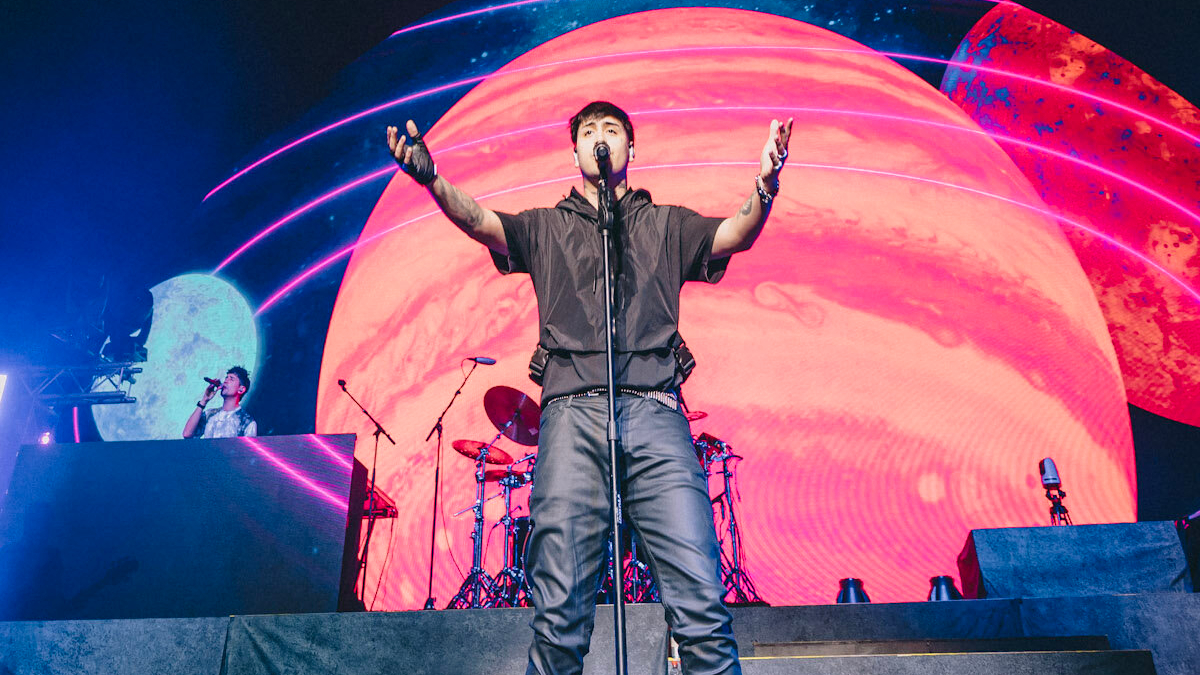 Tiago PZK debuta en Chile con banda en vivo y freestyle sobre Arturo ...