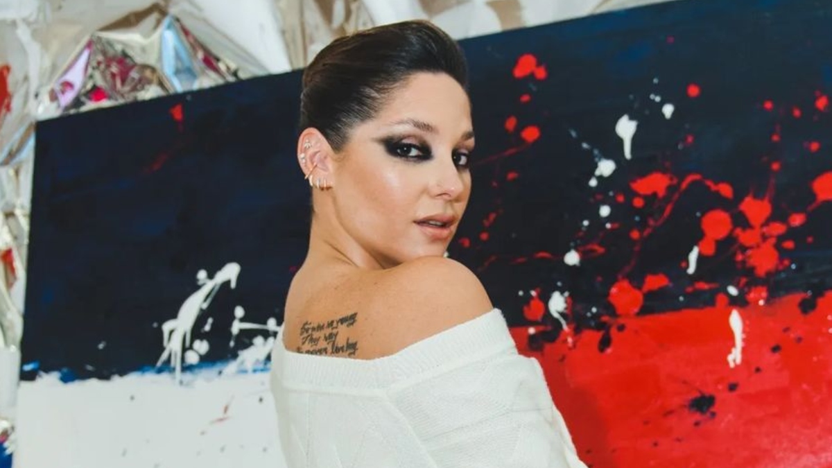 "Mejor termina tu carrera": De todo le dijeron a Kel Calderón por fotito al desnudo — Radio Corazón