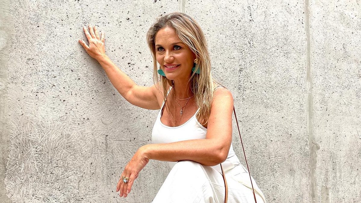 "Belleza máxima": Kenita Larraín deslumbra con sensual piscinazo ...