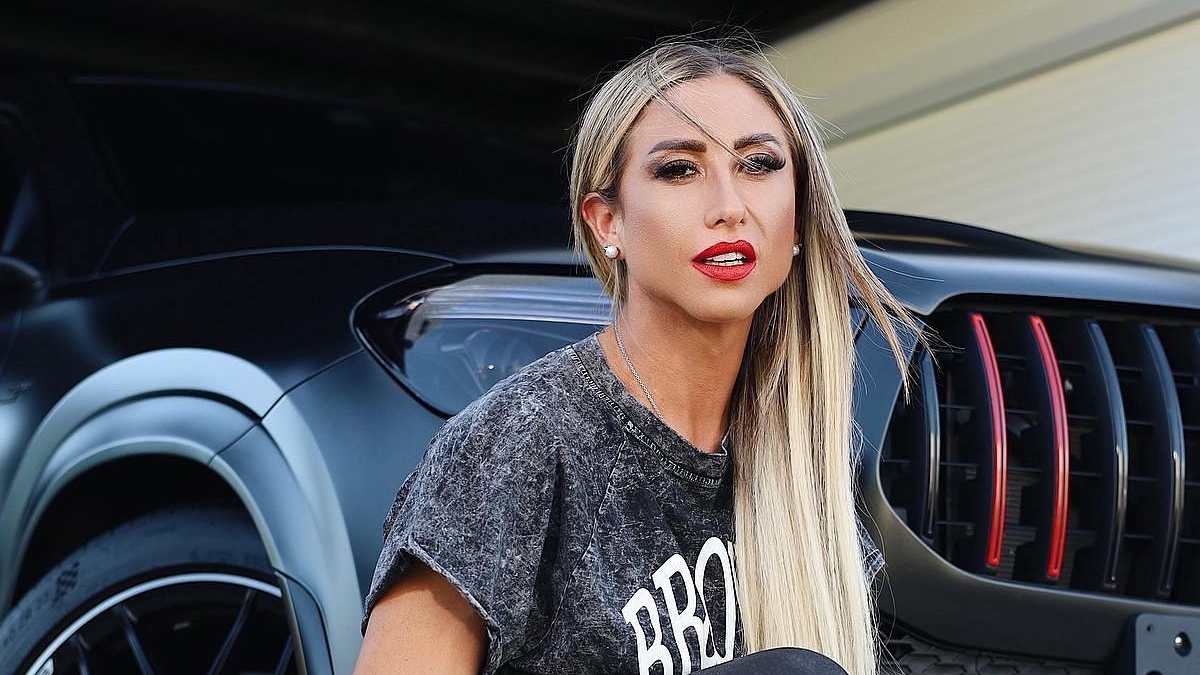 "Te rezo": Luli enamora con su look para Año Nuevo — Radio Corazón