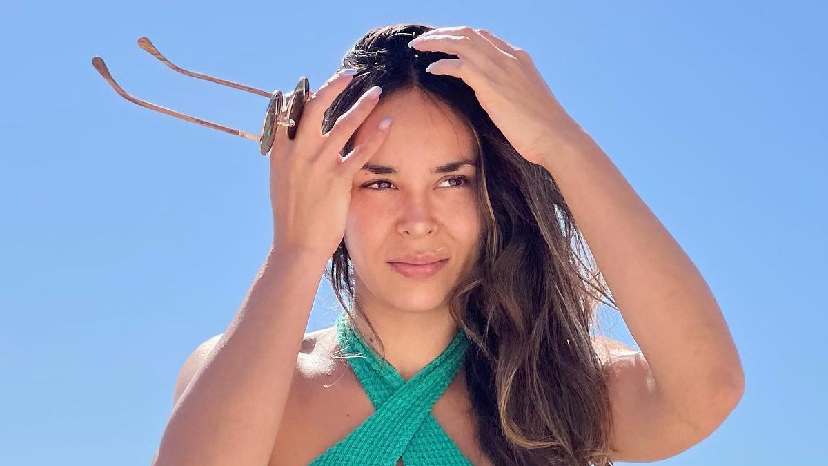 "Exceso de belleza": Jhendelyn Núñez saca suspiros con coquetos bikinazos — Radio Corazón