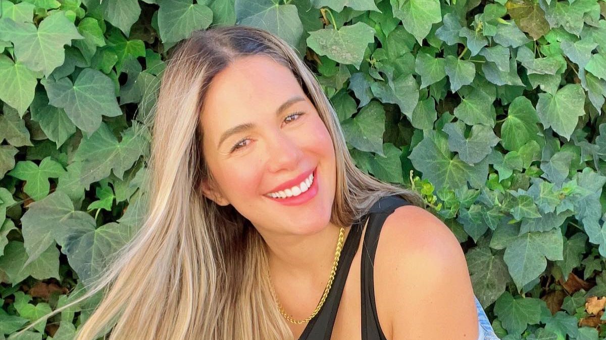 "Me lo tomo al seco": Laura Prieto saca suspiros posando en tina con ...