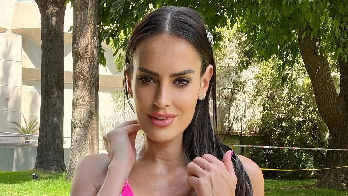 Adriana Barrientos hace llamado a votar con fotito a todo cachete — Radio Corazón