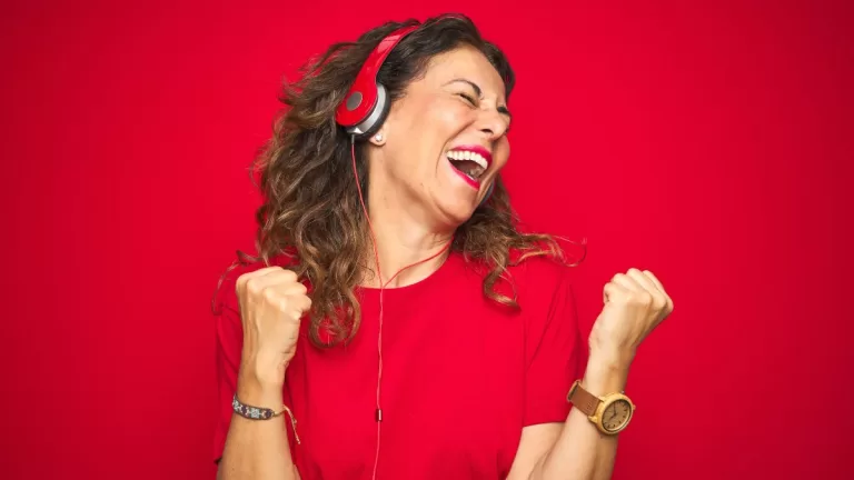 Estas son las 10 canciones más alegres, según Radio Corazón — Radio Corazón Estas son las 10 canciones más alegres, según Radio Corazón — Radio Corazón