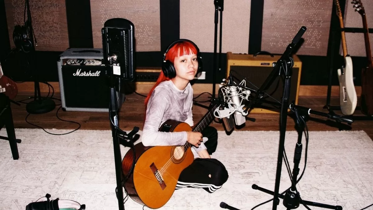 ¿Quién es Akriila?: La joven artista que es el futuro de la música ...