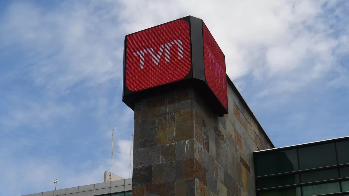 ¡Terremoto en TVN! Este es el conocido rostro que no seguiría en el canal — Radio Corazón