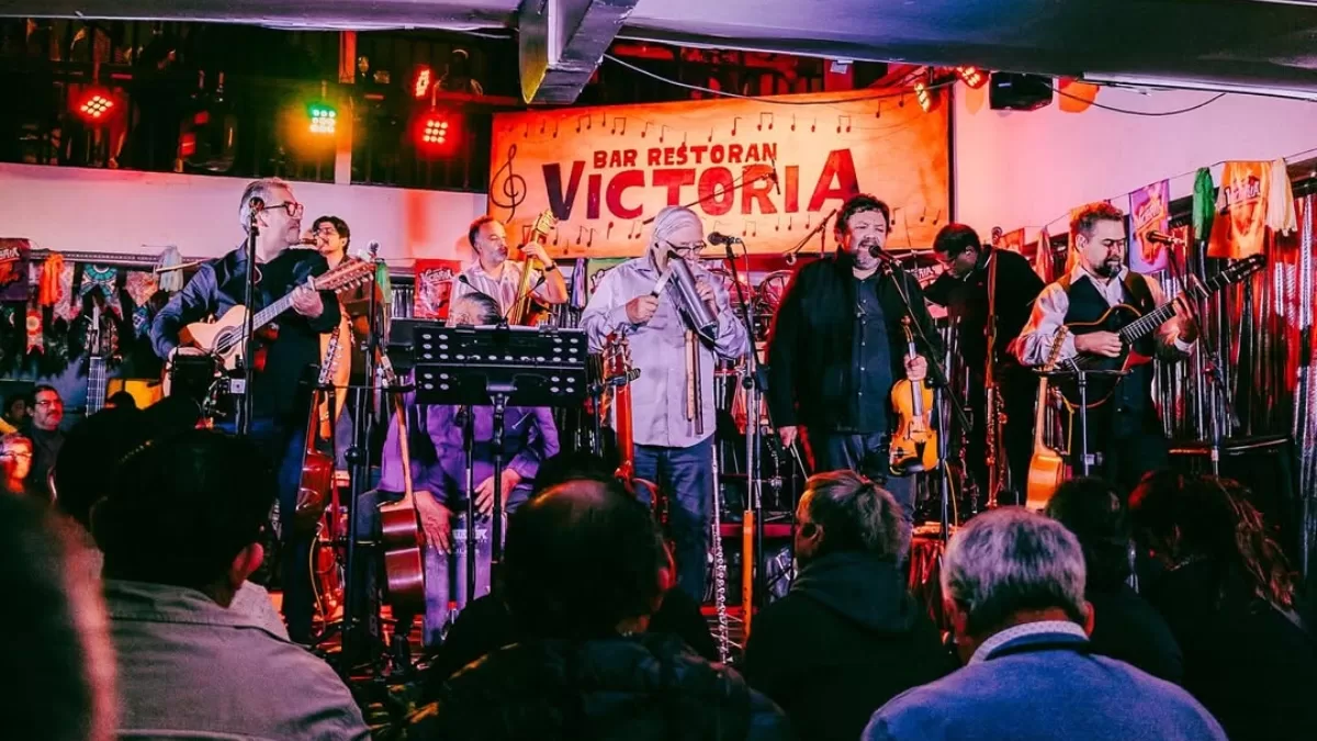 Bar Victoria celebra sus 18 años en el Teatro Caupolicán: Estos son los ...